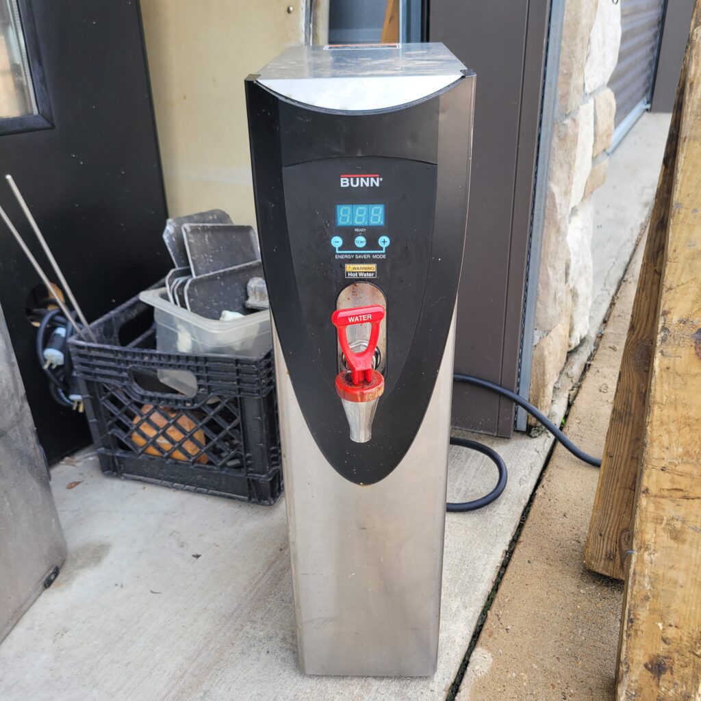 WATER BOILERS FOR RESTAURANT 240 VOLTS – Used Equipment